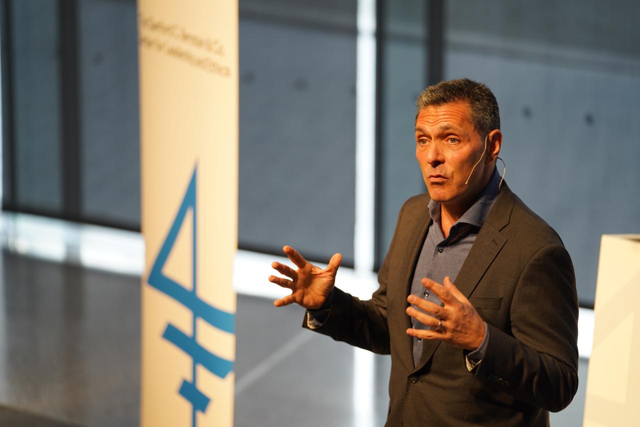 Business Ethics Prize Goes to KIND Snacks Founder Daniel Lubetzky ...