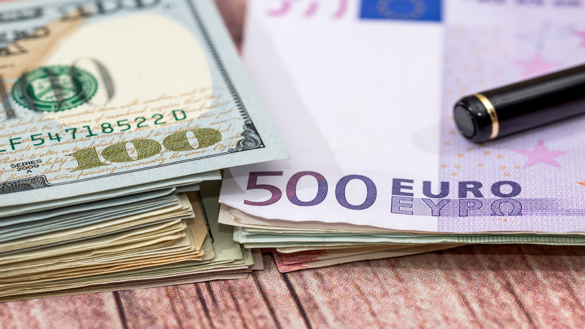 Cashing in on the Dollar | Columbia Business School